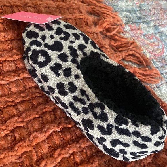 Isaac Mizrahi | Shoes | Isaac Mizrahi Cozy Slippers | Poshmark